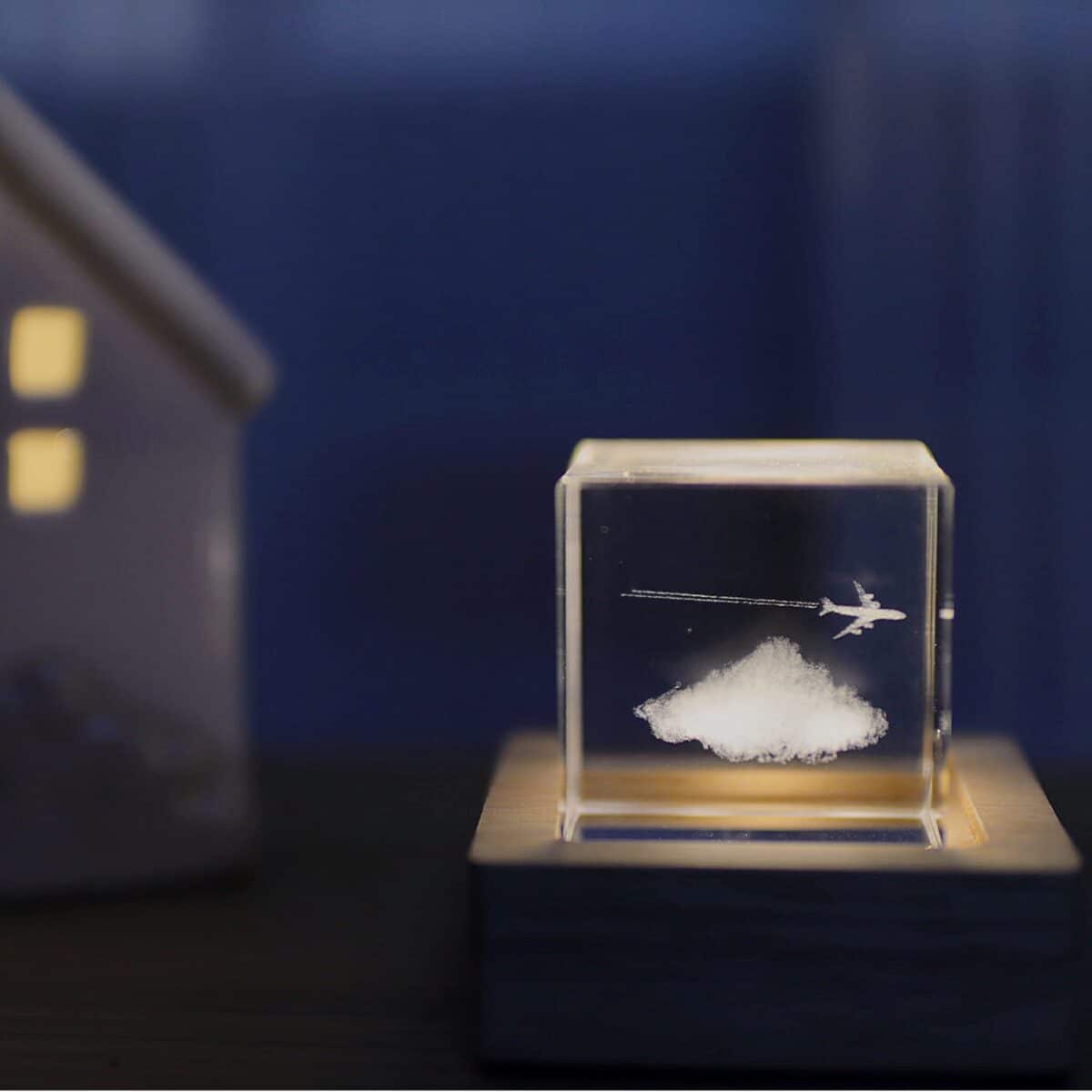 A Cloud In the Hand - Laser Engraved 3D Glass Cloud Cube - FacFox Shop